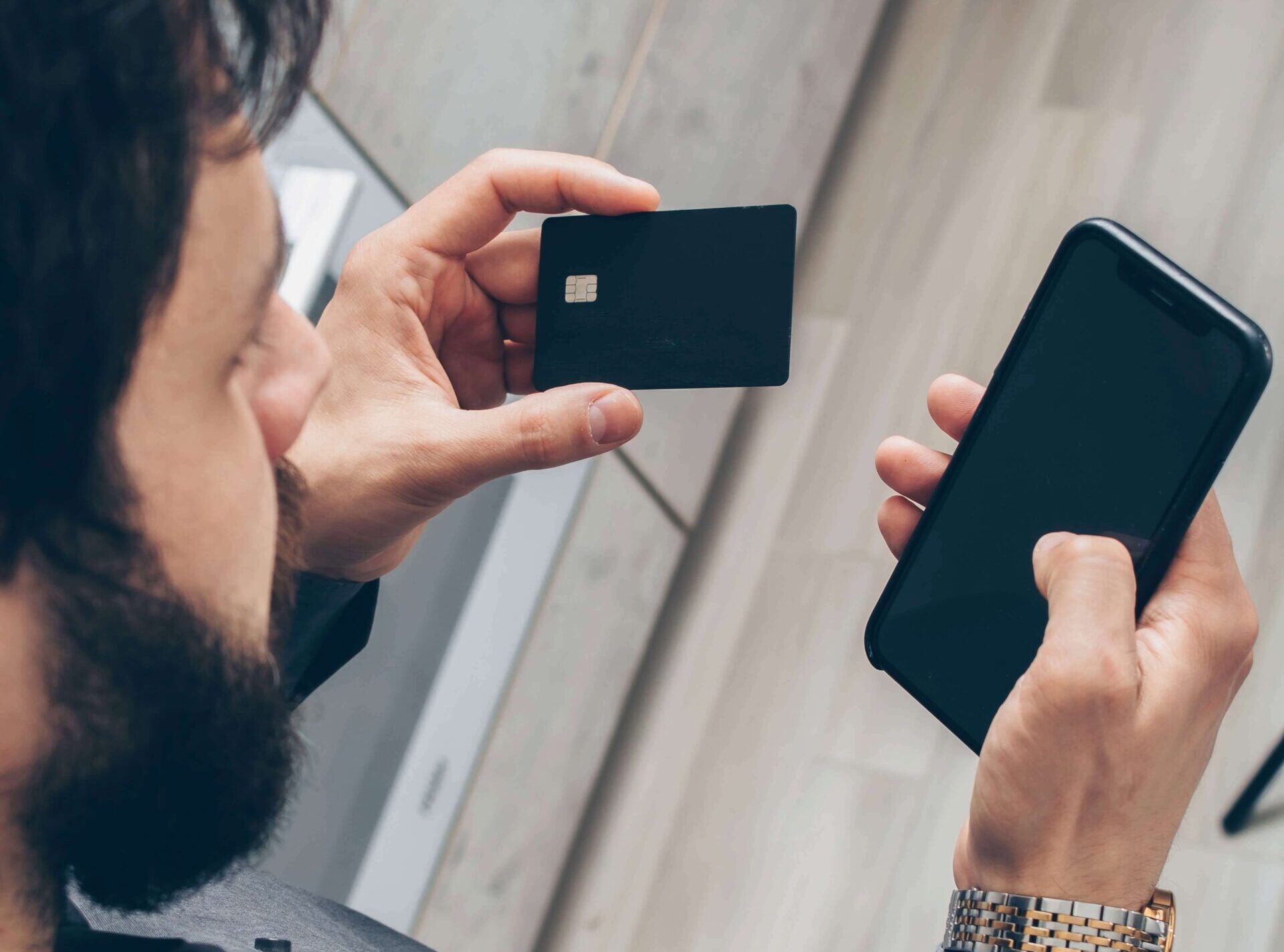 Truffe online, attenzione ai dettagli: come difendersi